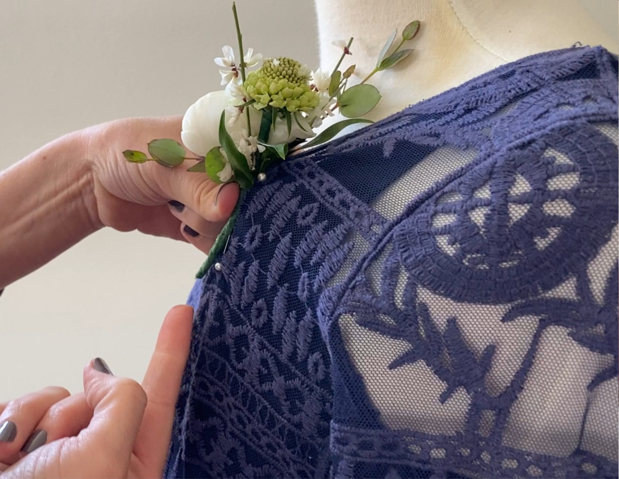 How to Pin a Boutonnière or Corsage | uncommoncamellia.com